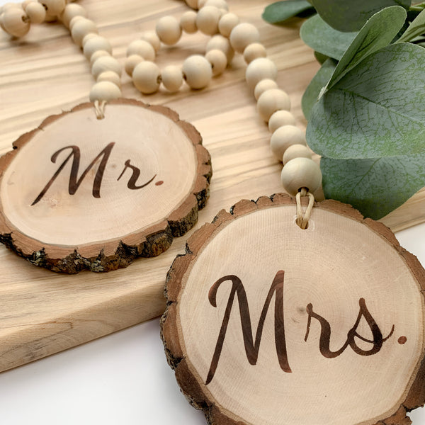 How to Make a Wooden Wedding Sign and Wooden Wedding Decor - Scorch Marker